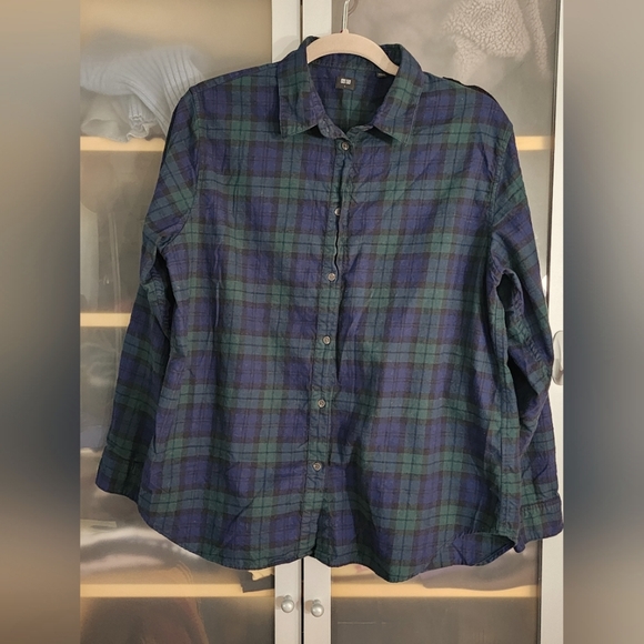 Uniqlo | Tops | Uniqlo Black And Green Plaid Flannel Shirt | Poshmark